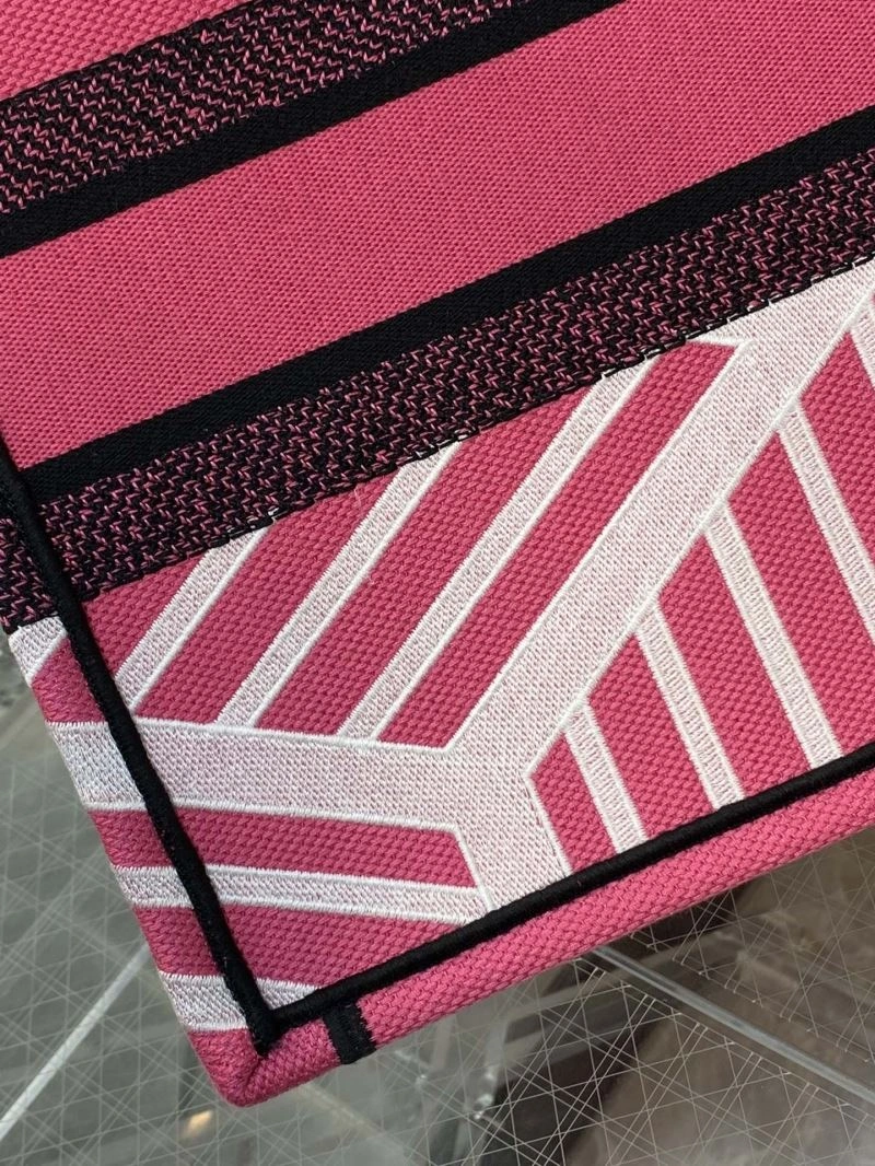 Reasonably priced Christian Dior Shopping Bags