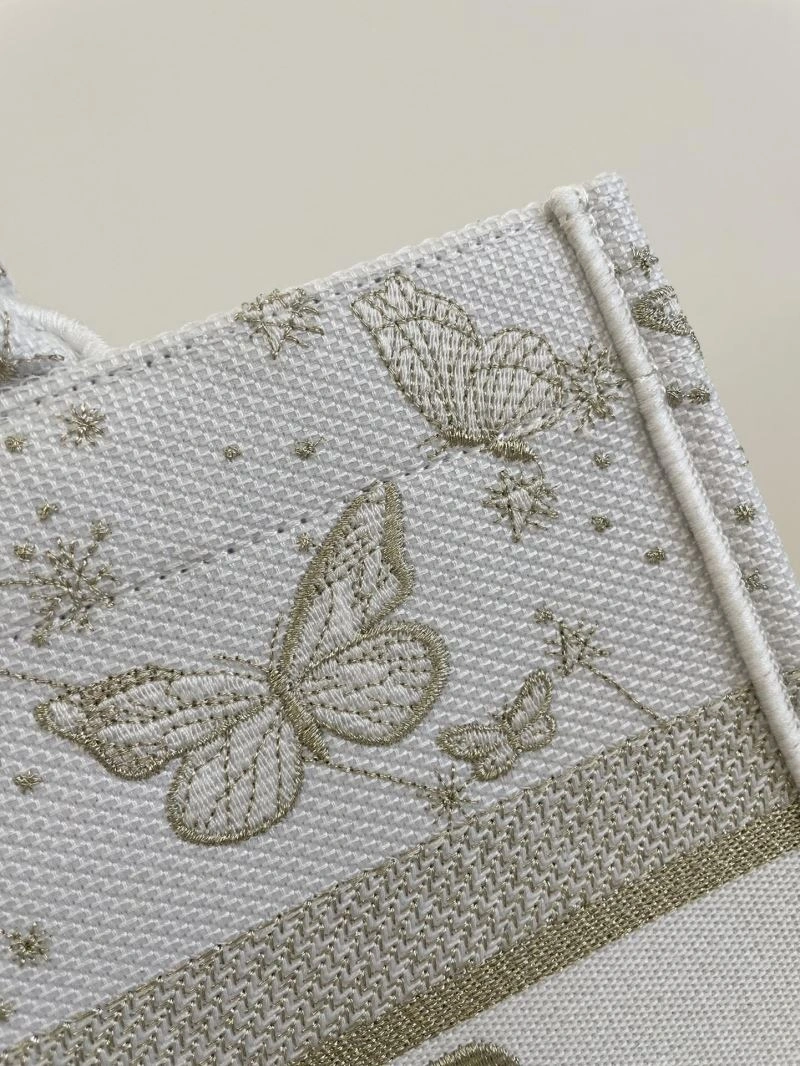 Reasonably priced Christian Dior Shopping Bags