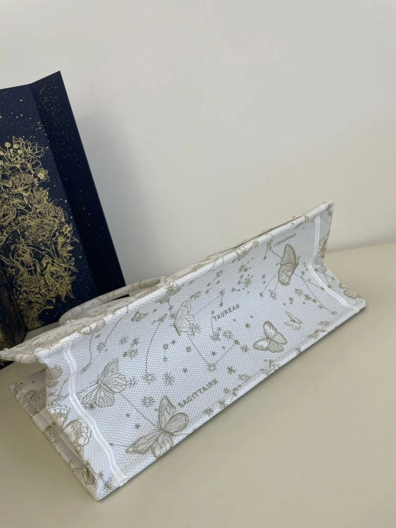 Reasonably priced Christian Dior Shopping Bags