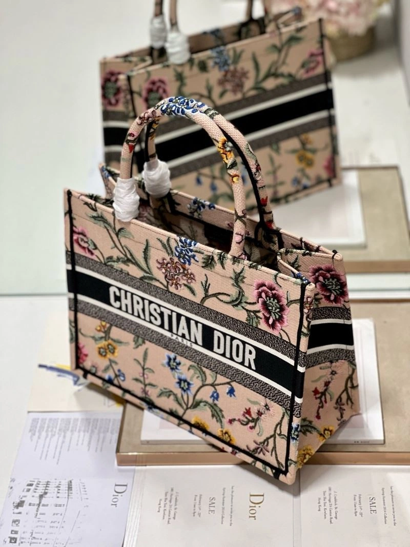 Top match Christian Dior Shopping Bags