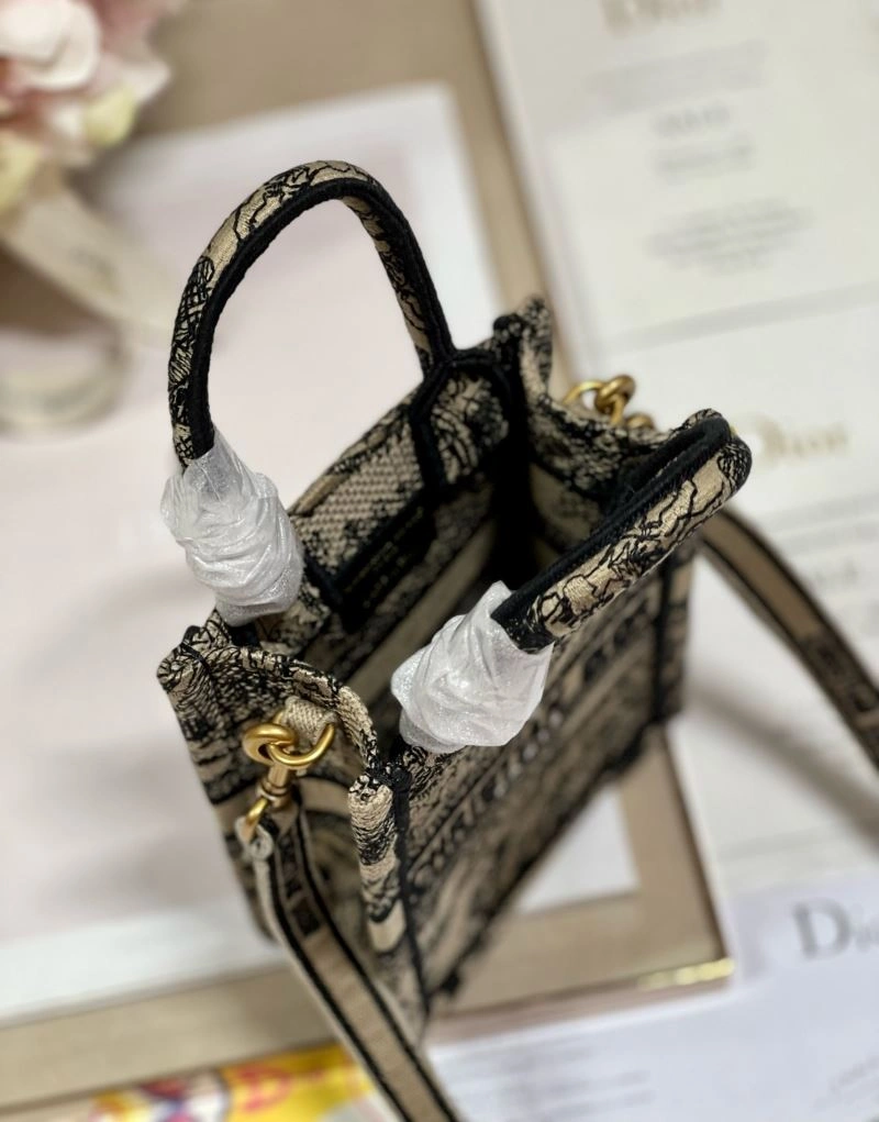 Top match Christian Dior Shopping Bags