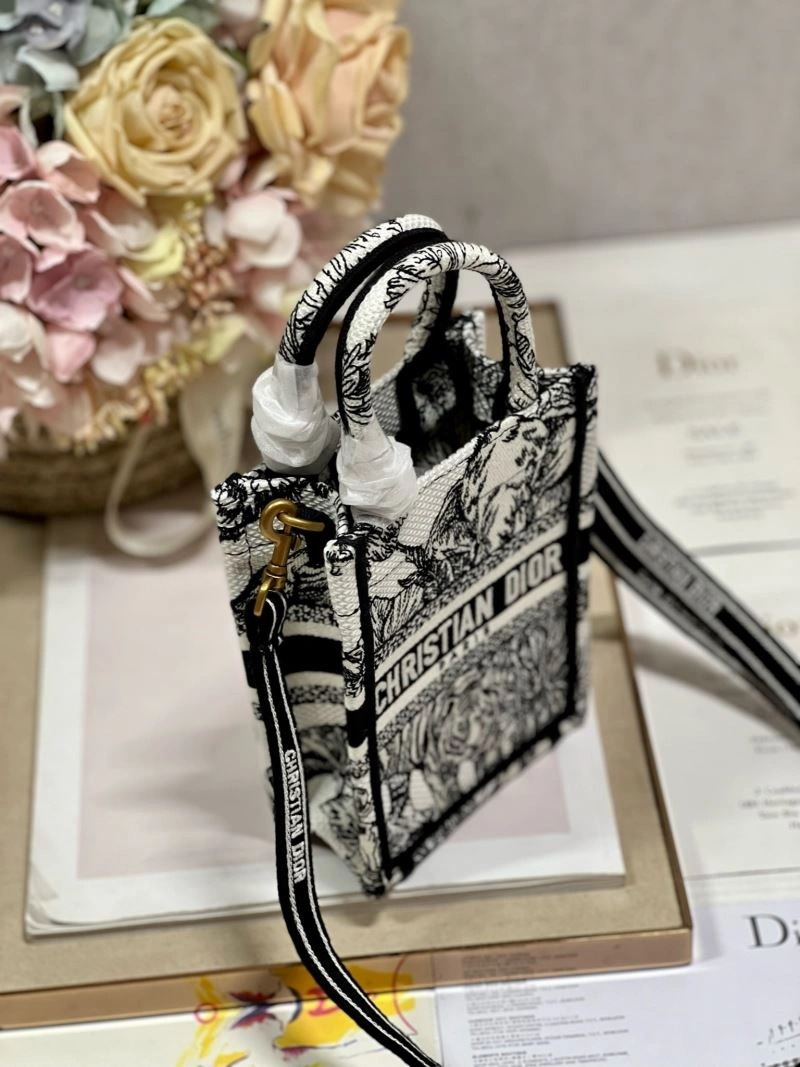 Low-cost Christian Dior Shopping Bags
