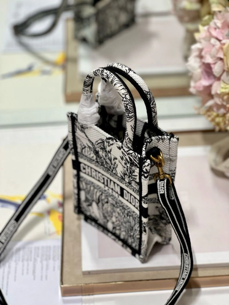 Low-cost Christian Dior Shopping Bags