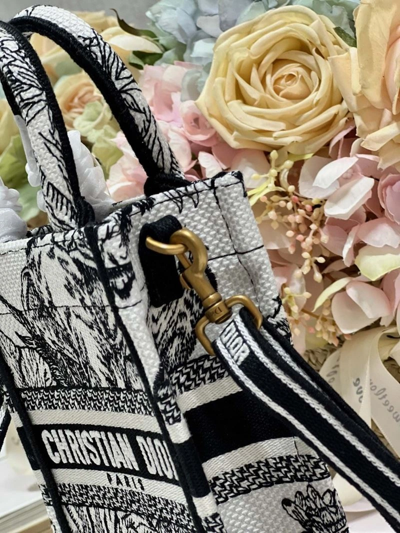 Low-cost Christian Dior Shopping Bags