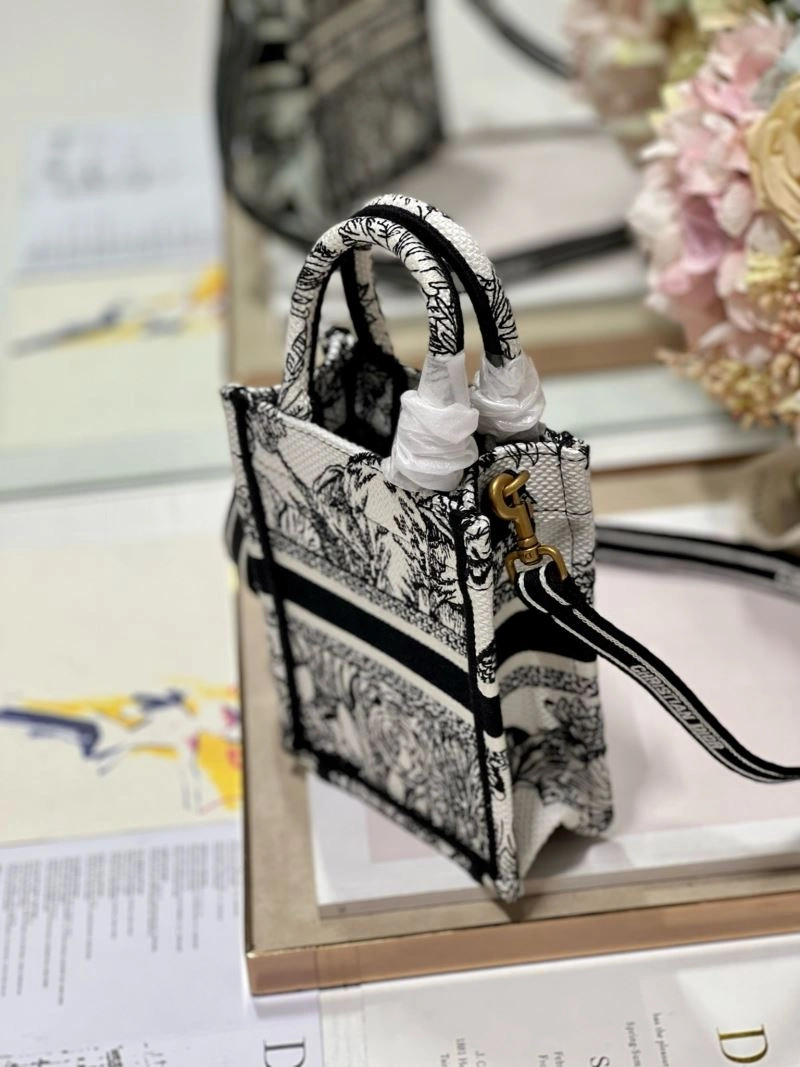 Low-cost Christian Dior Shopping Bags