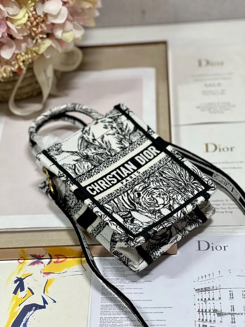 Low-cost Christian Dior Shopping Bags
