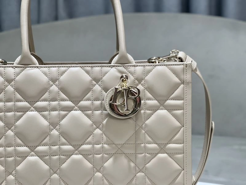 Exact replica Christian Dior Shopping Bags