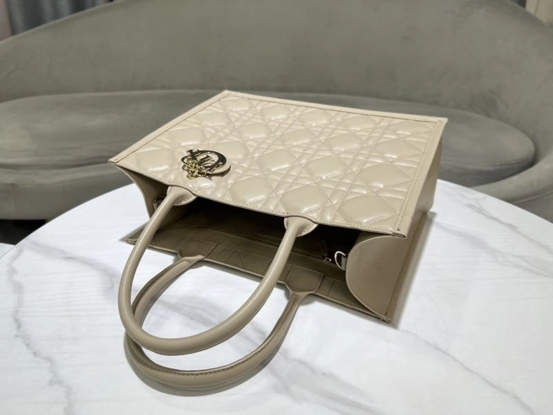 Exact replica Christian Dior Shopping Bags
