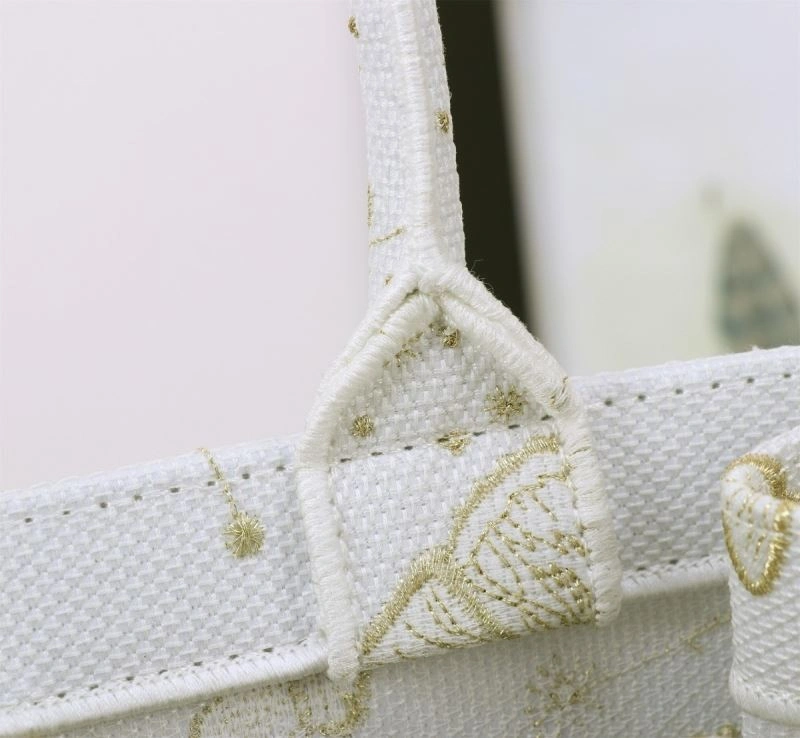 Reasonably priced Christian Dior Shopping Bags