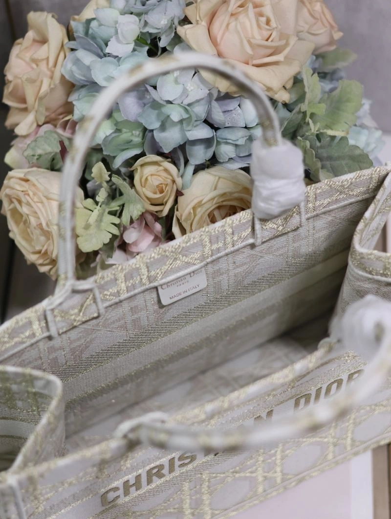 Inexpensive Christian Dior Shopping Bags