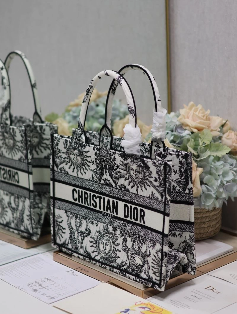 Low-cost Christian Dior Shopping Bags