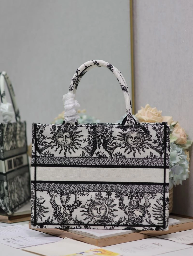 Low-cost Christian Dior Shopping Bags