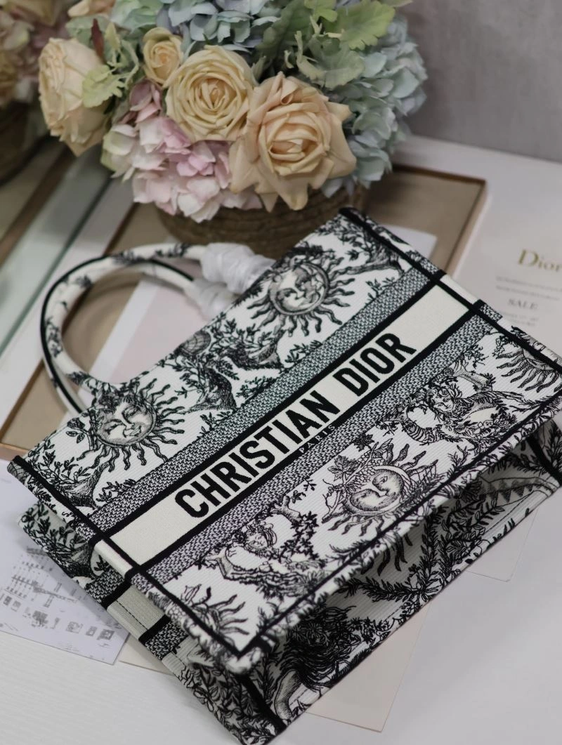 Low-cost Christian Dior Shopping Bags