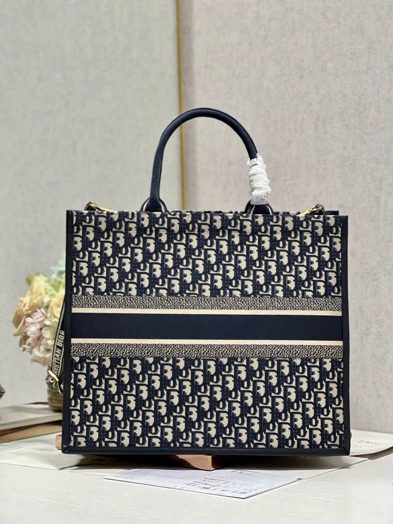 Reasonably priced Christian Dior Shopping Bags