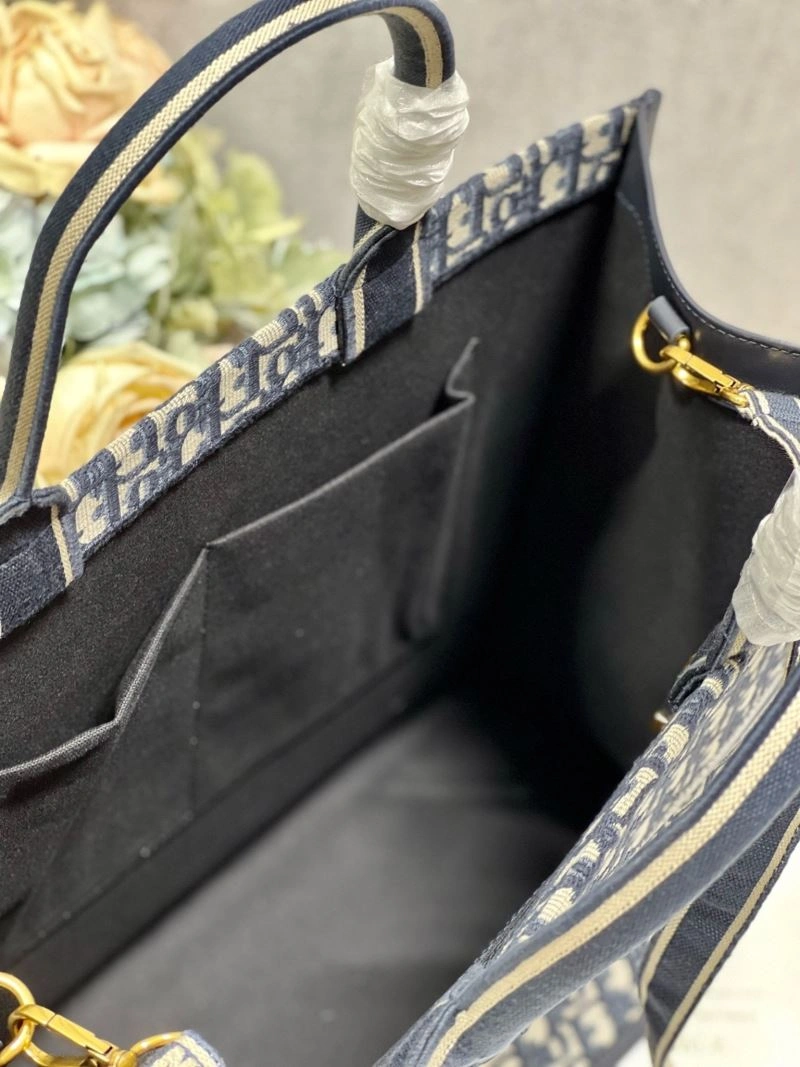 Reasonably priced Christian Dior Shopping Bags