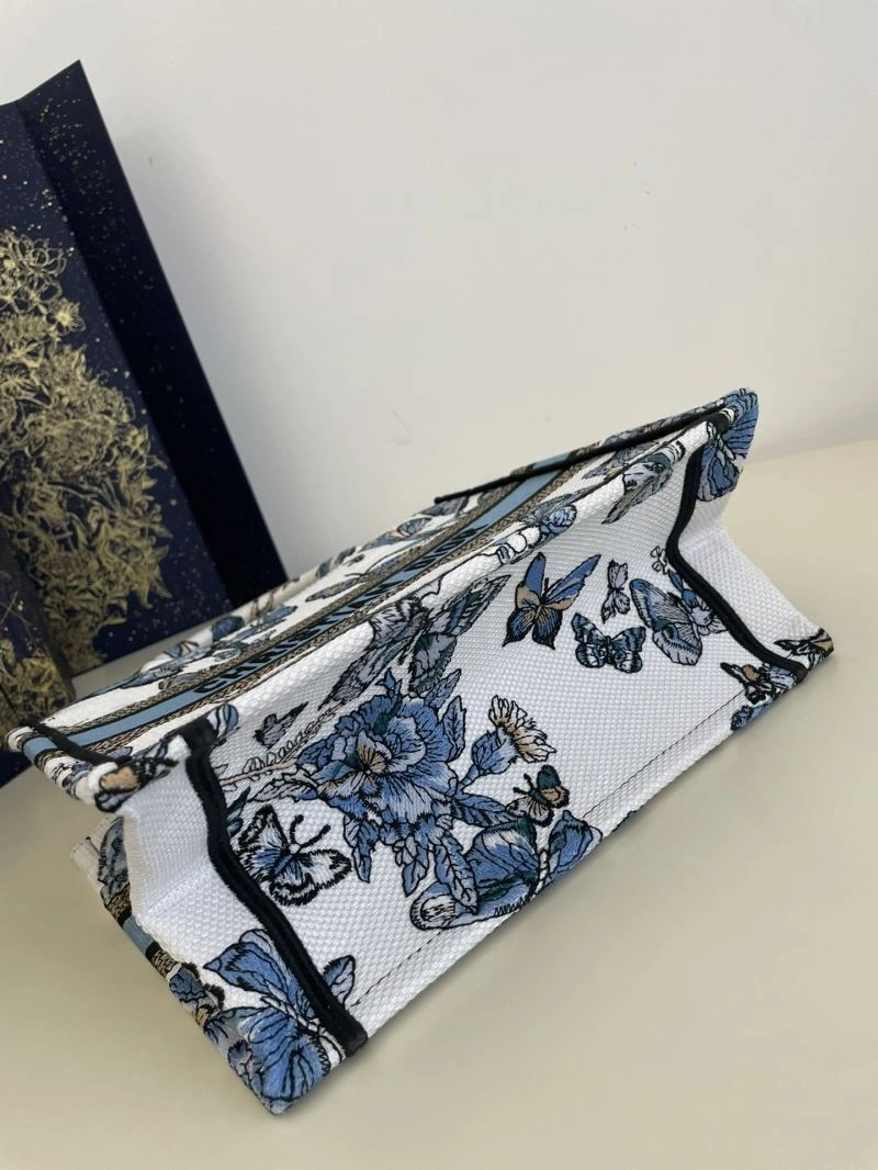 Reasonably priced Christian Dior Shopping Bags