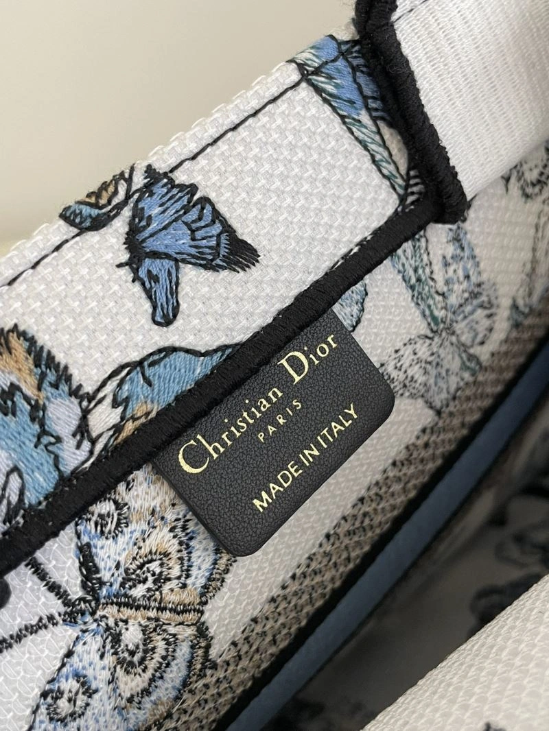 Reasonably priced Christian Dior Shopping Bags