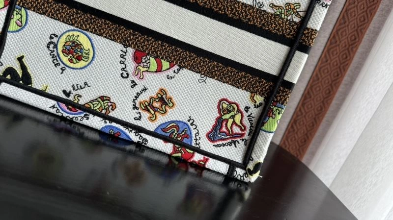 Value-priced Christian Dior Shopping Bags
