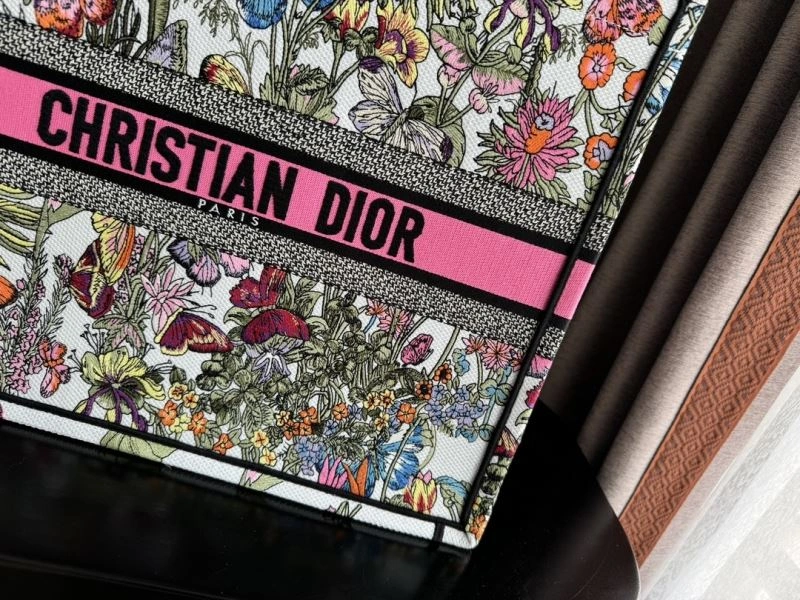 Top match Christian Dior Shopping Bags
