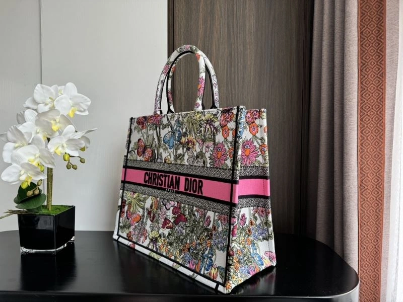 Top match Christian Dior Shopping Bags