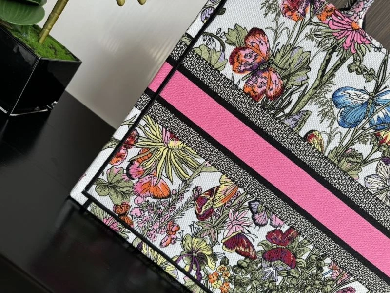 Top match Christian Dior Shopping Bags