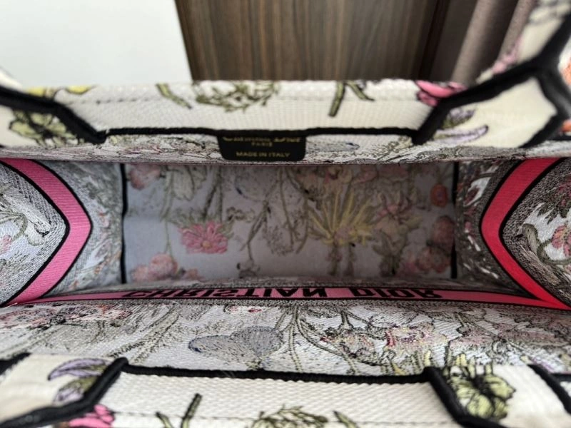 Top match Christian Dior Shopping Bags