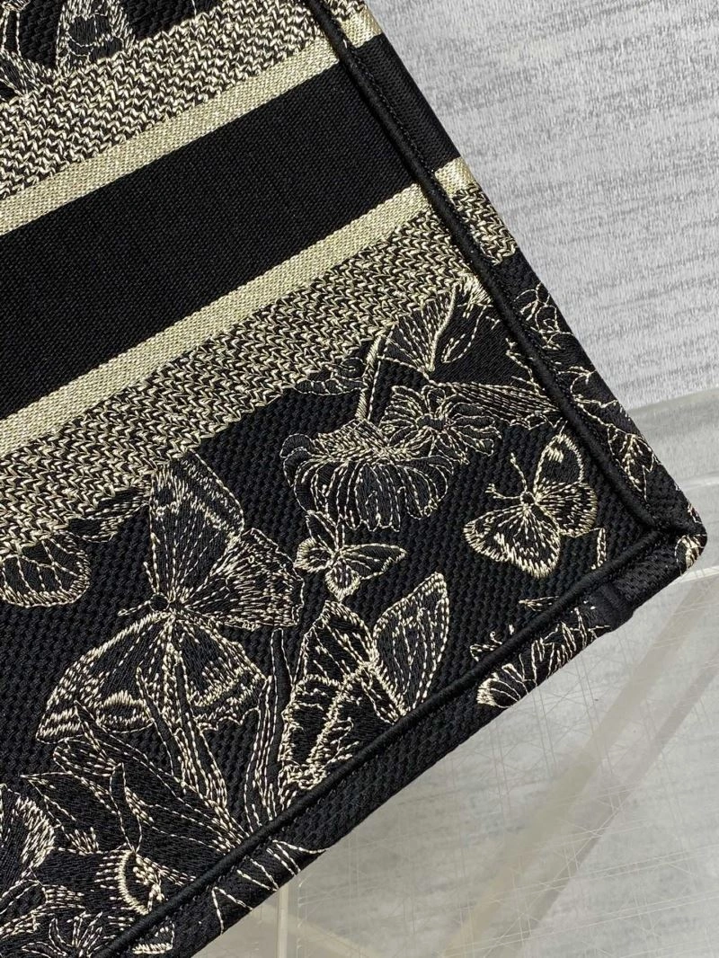 Reasonably priced Christian Dior Shopping Bags