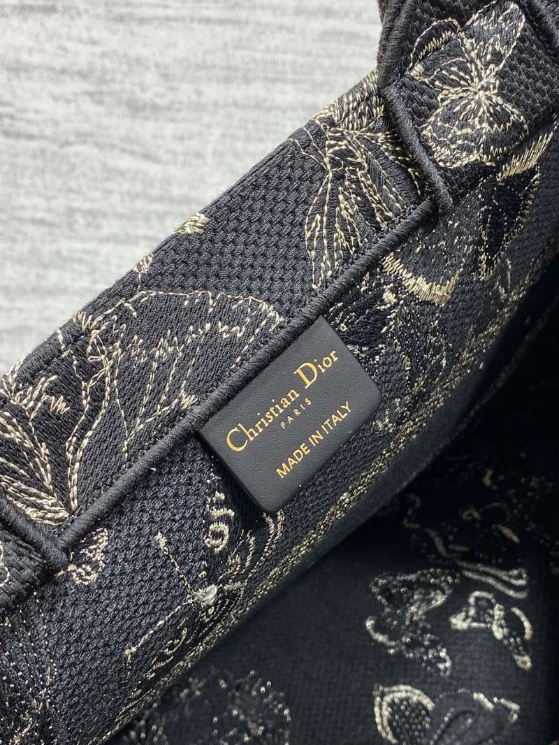 Reasonably priced Christian Dior Shopping Bags