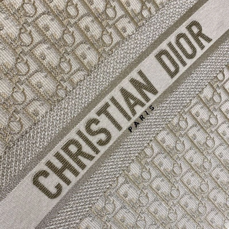 Reasonably priced Christian Dior Shopping Bags