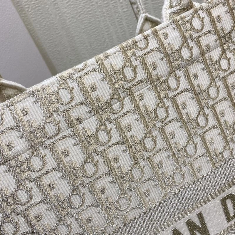Reasonably priced Christian Dior Shopping Bags