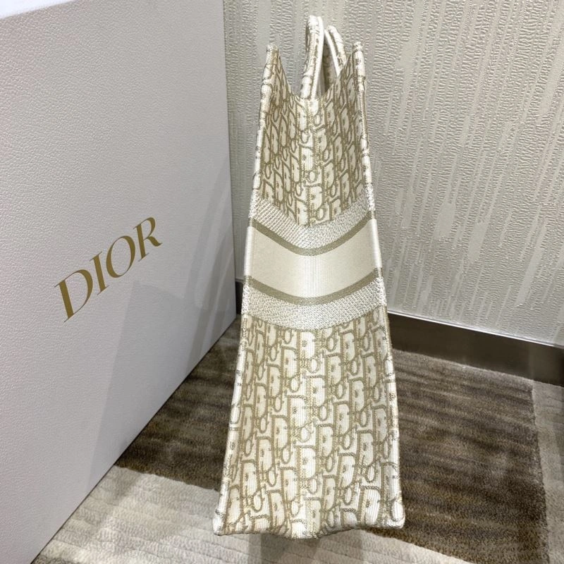 Reasonably priced Christian Dior Shopping Bags