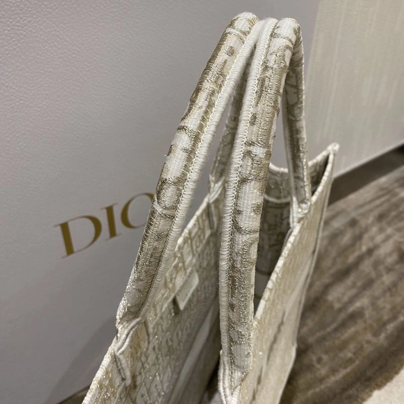 Reasonably priced Christian Dior Shopping Bags