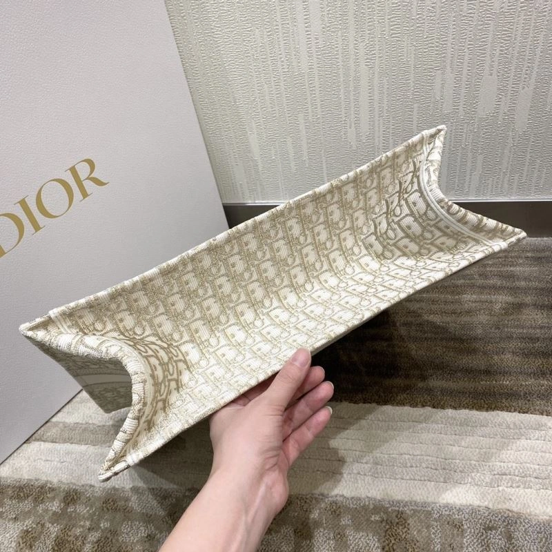 Reasonably priced Christian Dior Shopping Bags