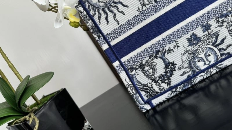 Exact replica Christian Dior Shopping Bags
