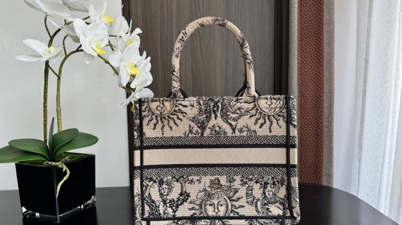 Exact replica Christian Dior Shopping Bags