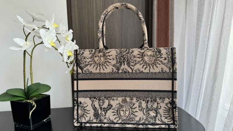Bargain Christian Dior Shopping Bags