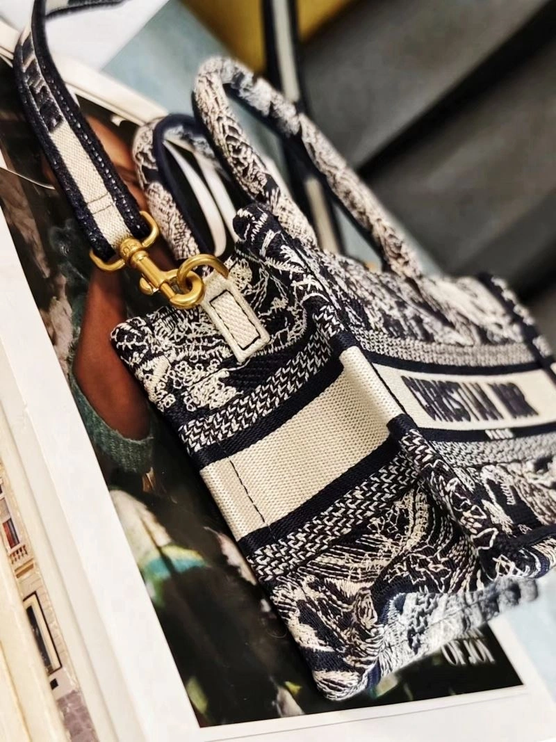 Legit Christian Dior Shopping Bags