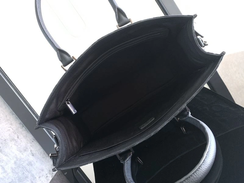 Reasonably priced Christian Dior Shopping Bags