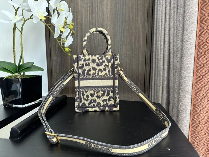 Inexpensive Christian Dior Shopping Bags