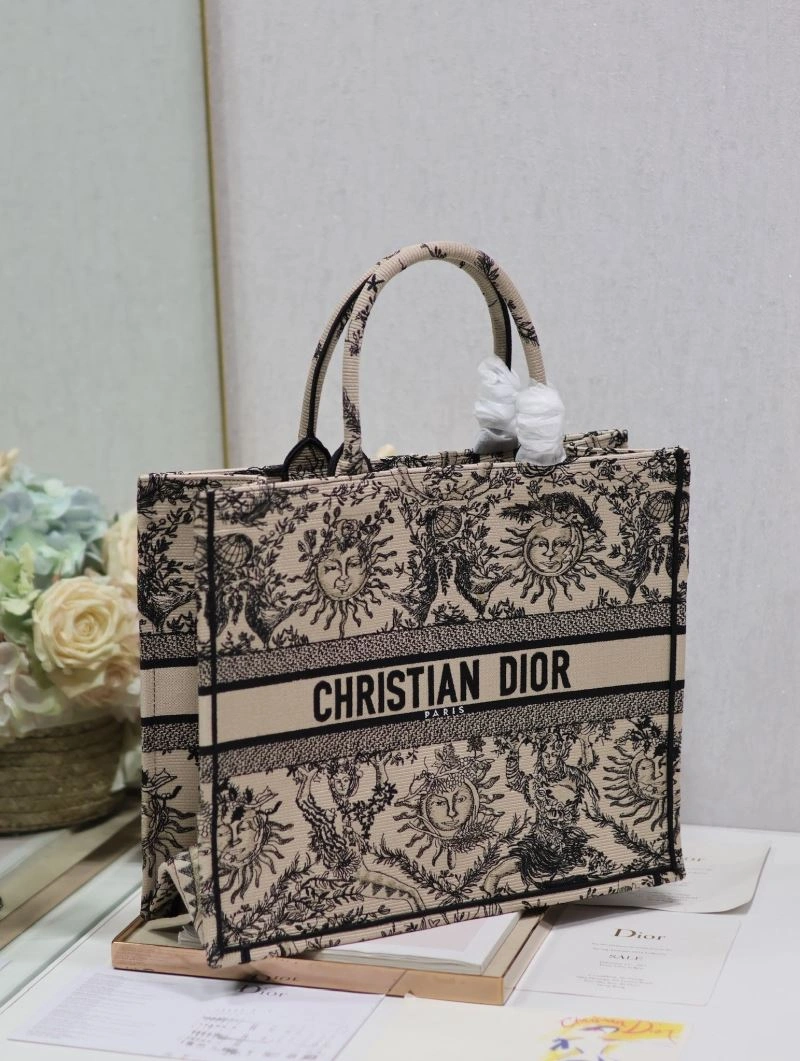 Reasonably priced Christian Dior Shopping Bags