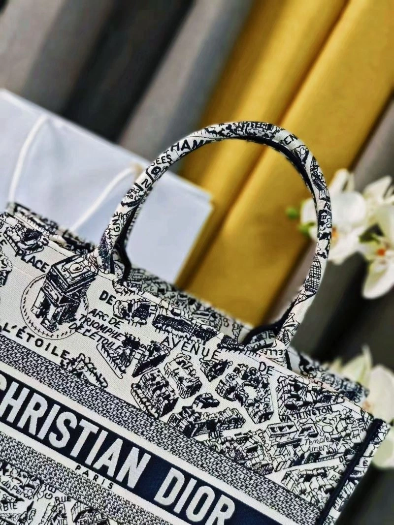 Reasonably priced Christian Dior Shopping Bags