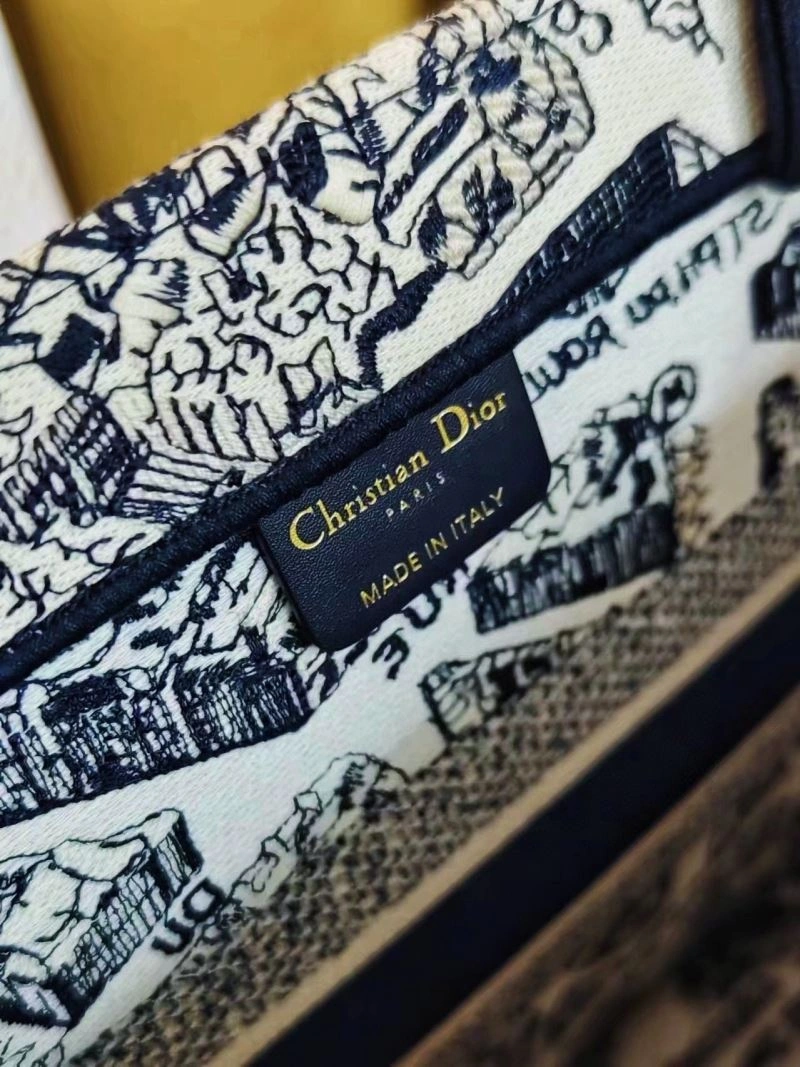 Reasonably priced Christian Dior Shopping Bags
