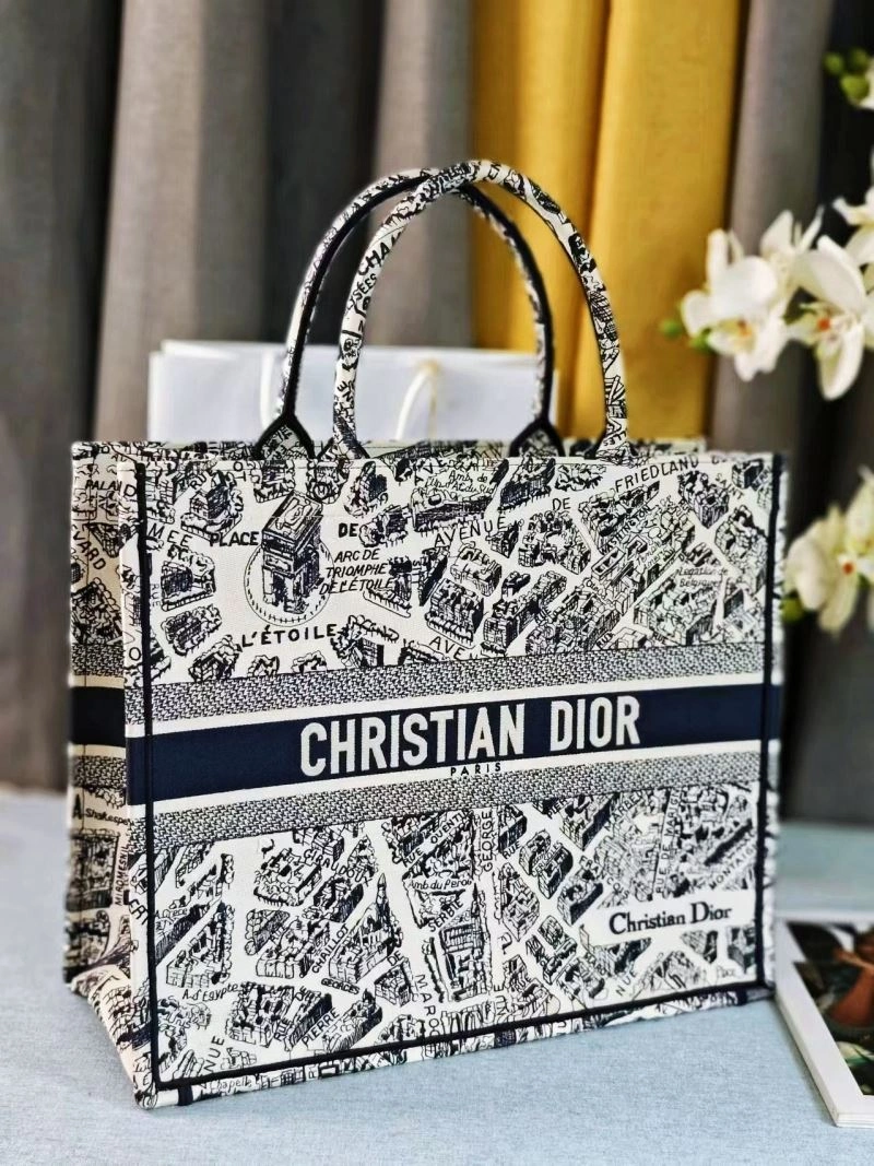 Reasonably priced Christian Dior Shopping Bags