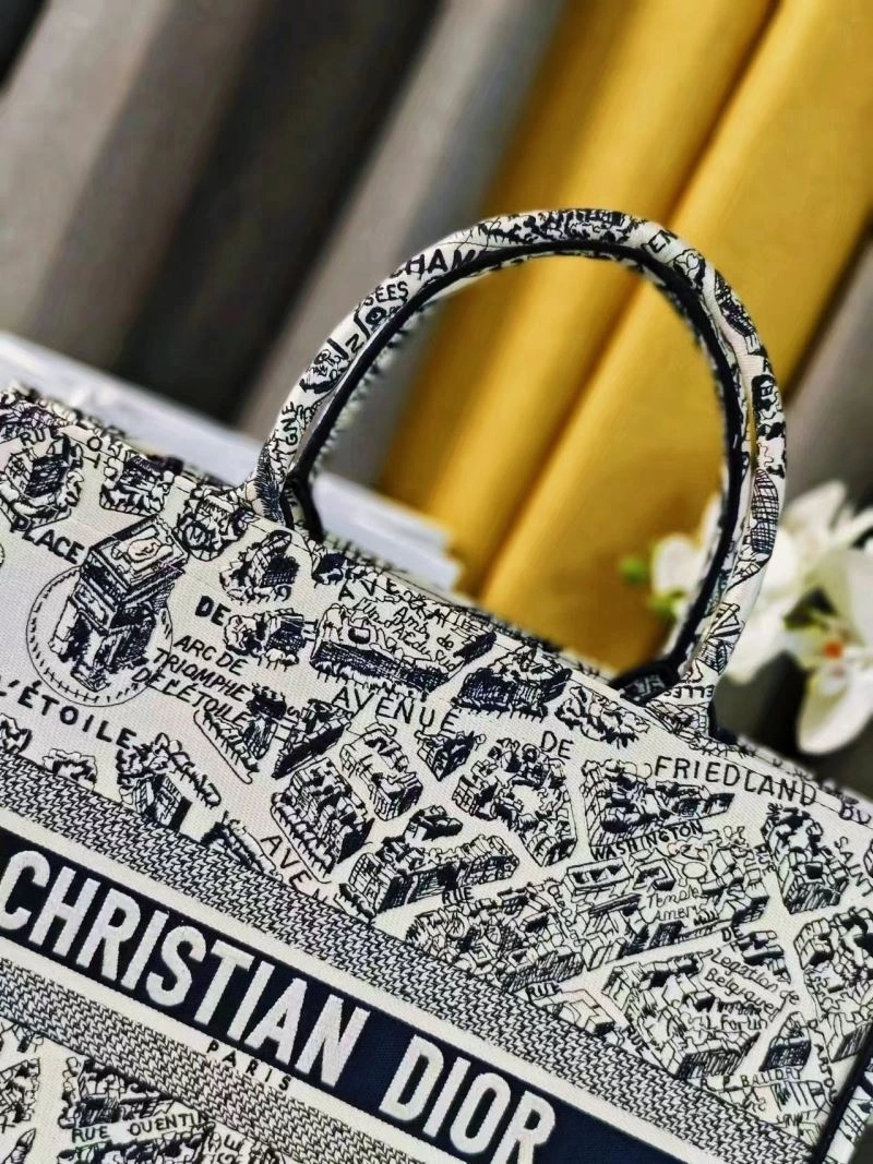 Reasonably priced Christian Dior Shopping Bags