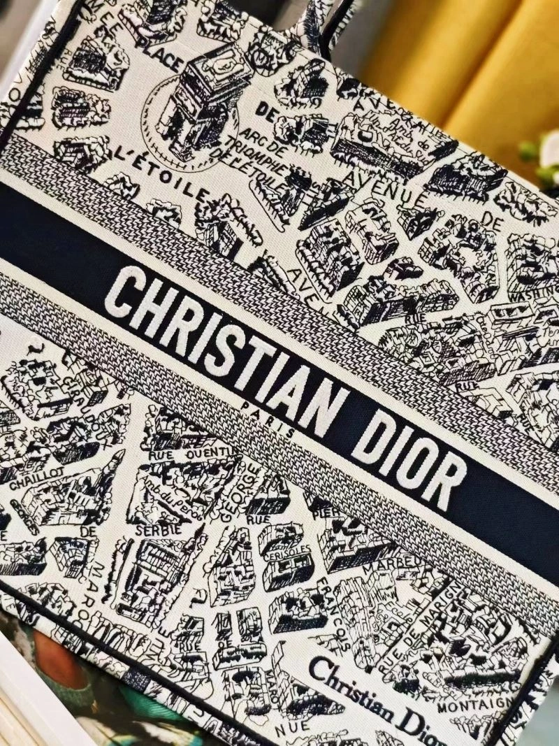Reasonably priced Christian Dior Shopping Bags
