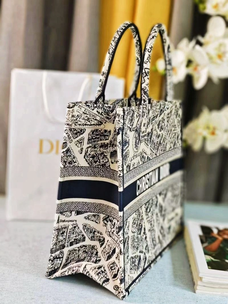 Reasonably priced Christian Dior Shopping Bags