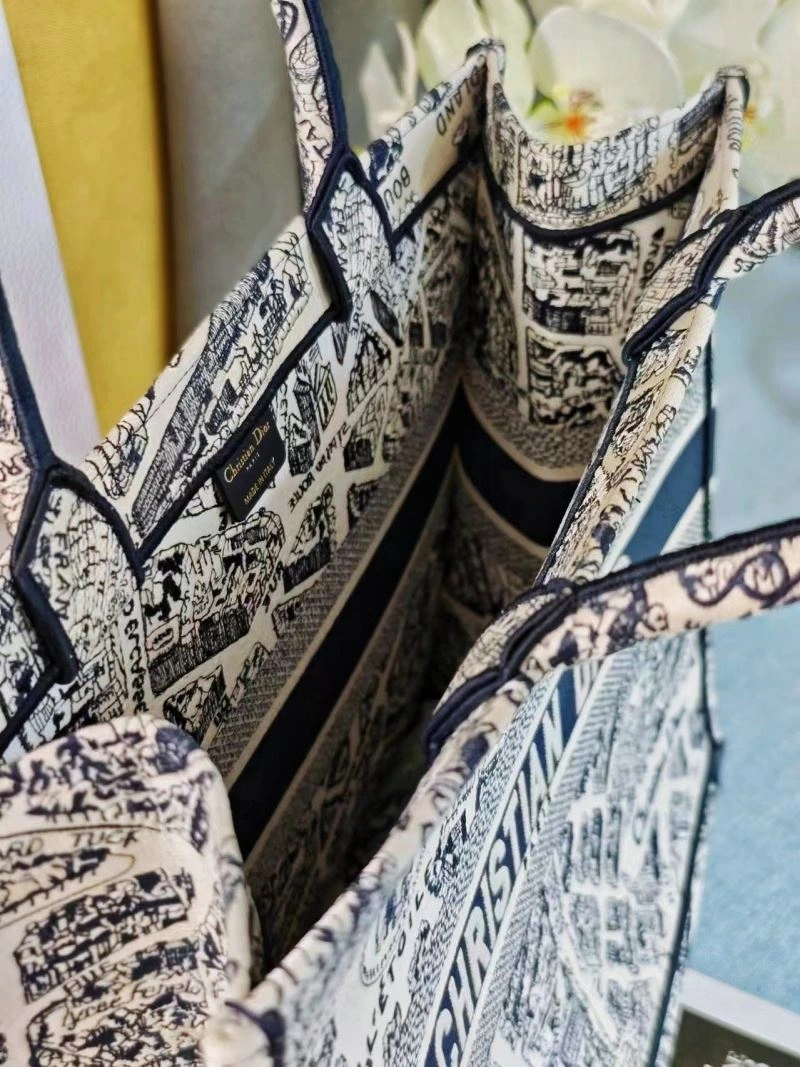 Reasonably priced Christian Dior Shopping Bags
