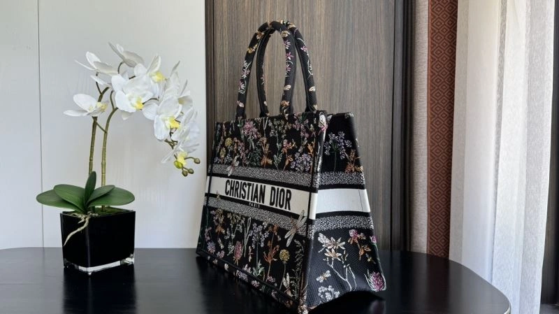Cut-rate Christian Dior Shopping Bags