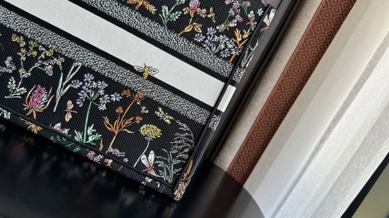Cut-rate Christian Dior Shopping Bags