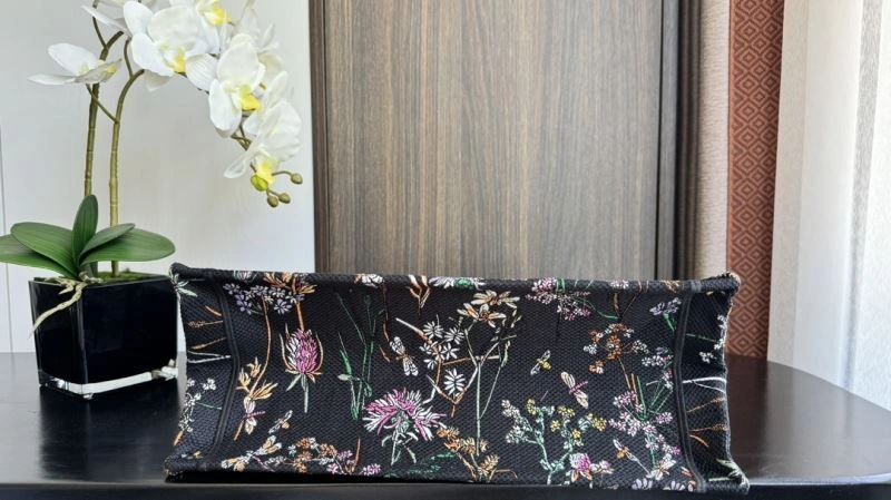 Cut-rate Christian Dior Shopping Bags